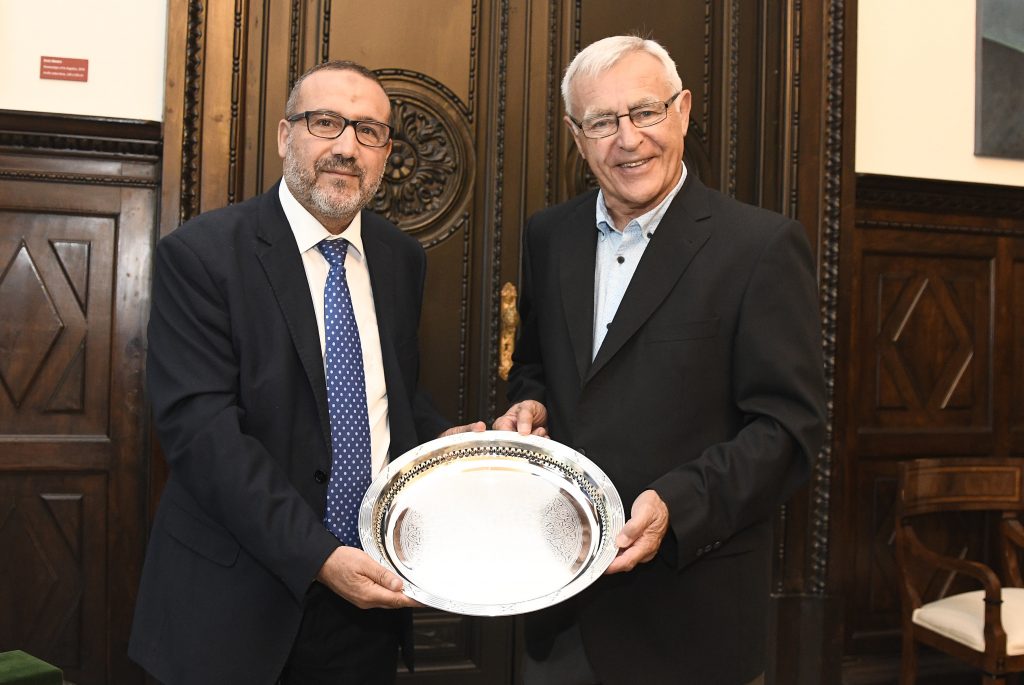 Joan Ribó reb a l’alcalde de Tànger en l’ajuntament de València - Diari ...